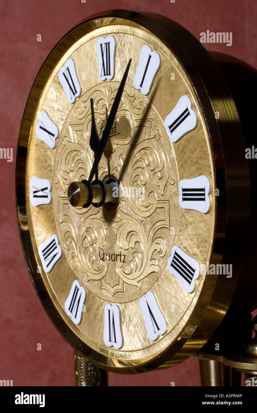 Uhr clock watch Stock Photo - Alamy
