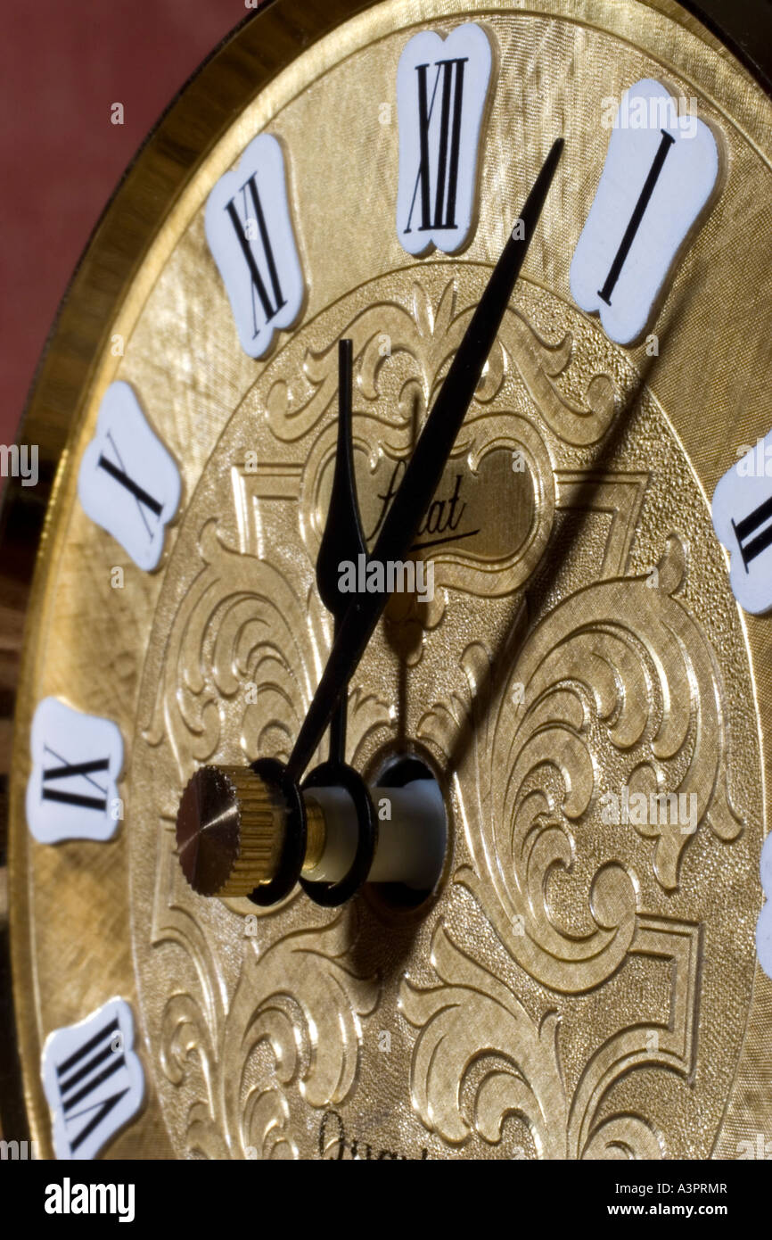 Uhr clock watch Stock Photo - Alamy