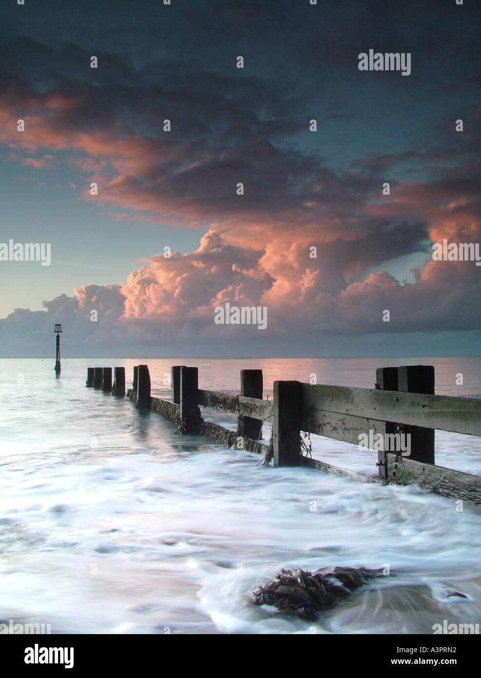 Shanklin beach seafront isle wight hi-res stock photography and images ...