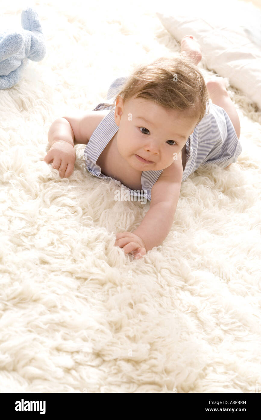 baby crawling on the floor Stock Photo - Alamy