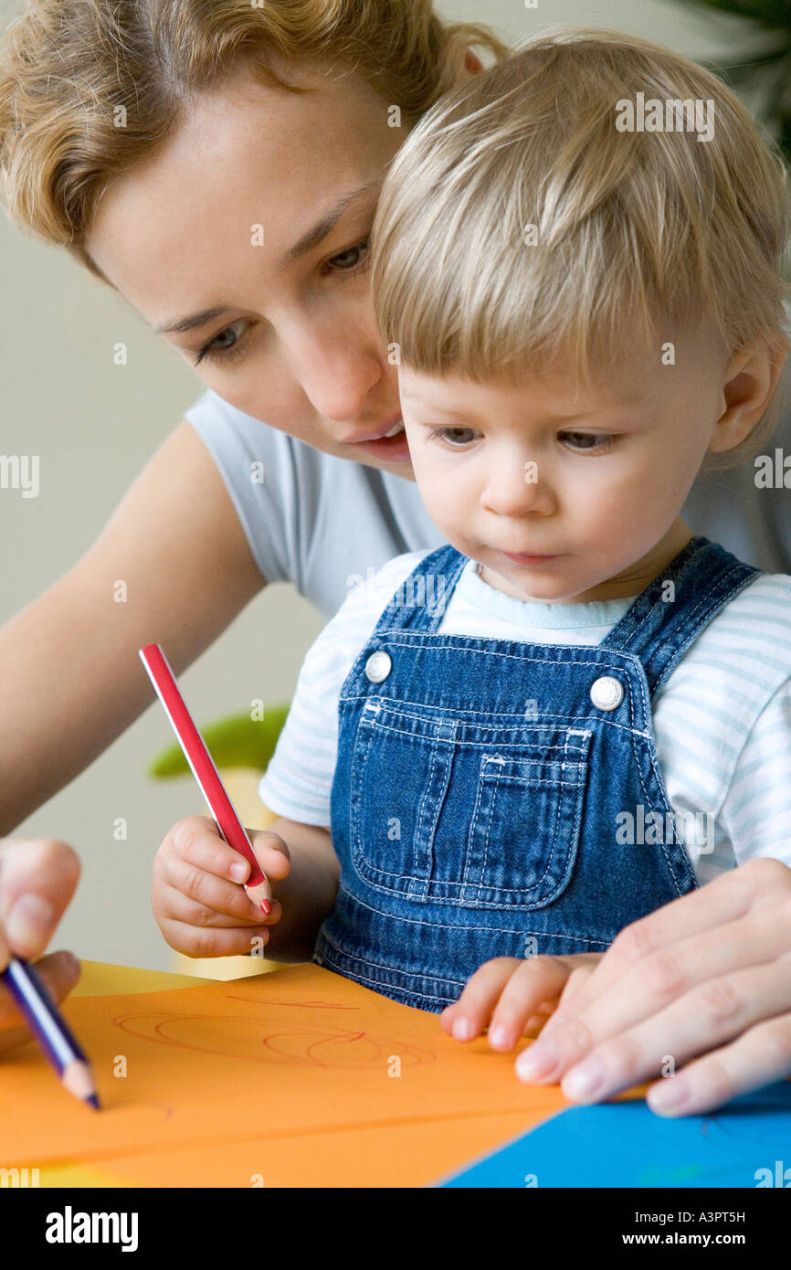 Mum drawing hi-res stock photography and images - Alamy