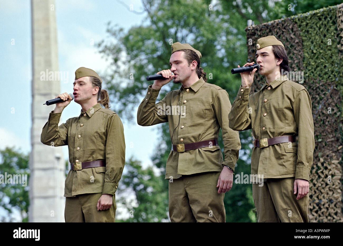 Armed men in uniforms hi-res stock photography and images - Alamy
