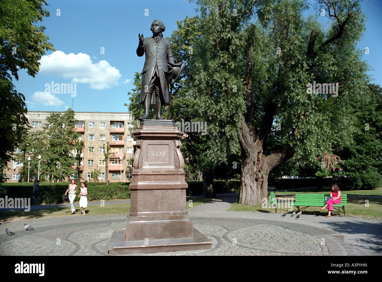 Statue of Immanuel Kant in Kaliningrad, Russia Stock Photo - Alamy