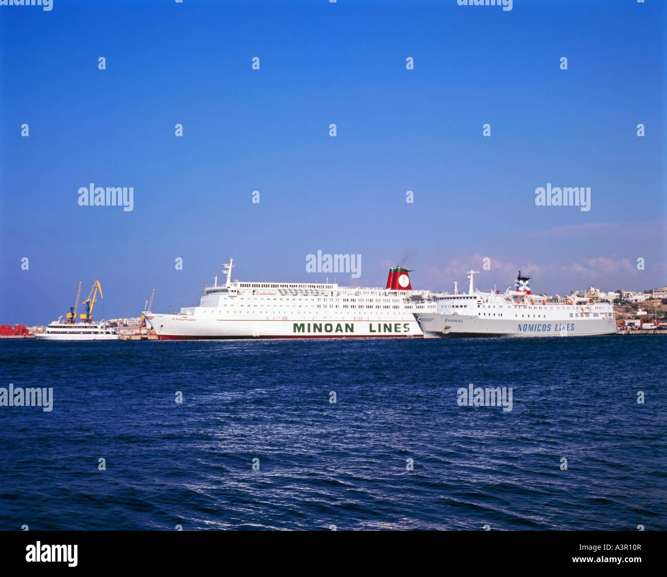 Ferries crete hi-res stock photography and images - Alamy