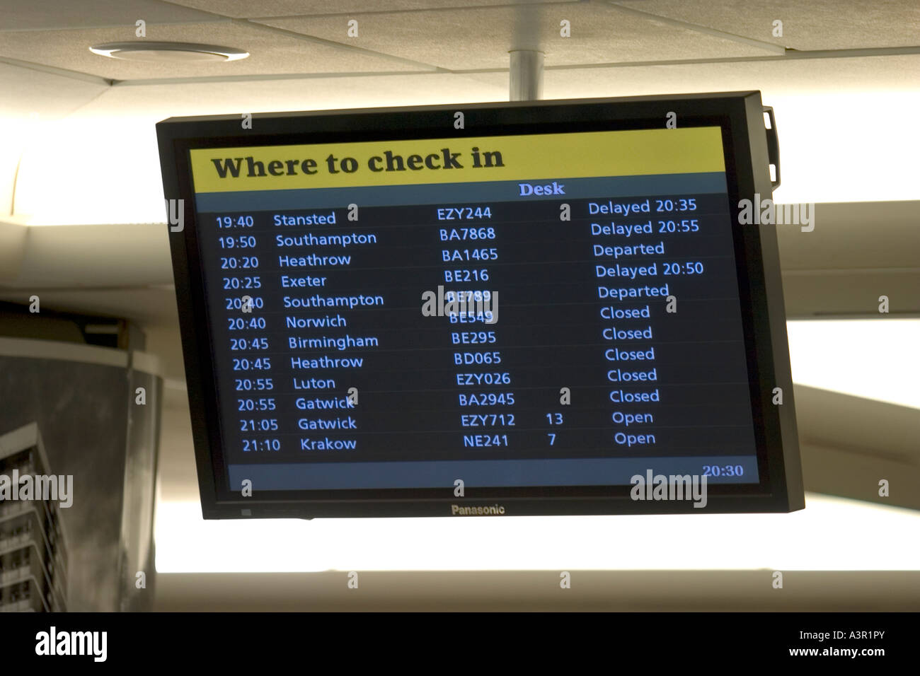 Check in Screen at BAA Edinburgh Airport Stock Photo - Alamy