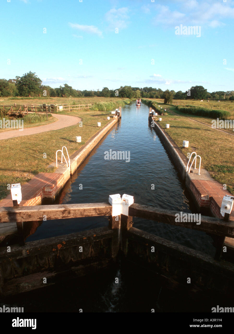 Shalford lock hi-res stock photography and images - Alamy