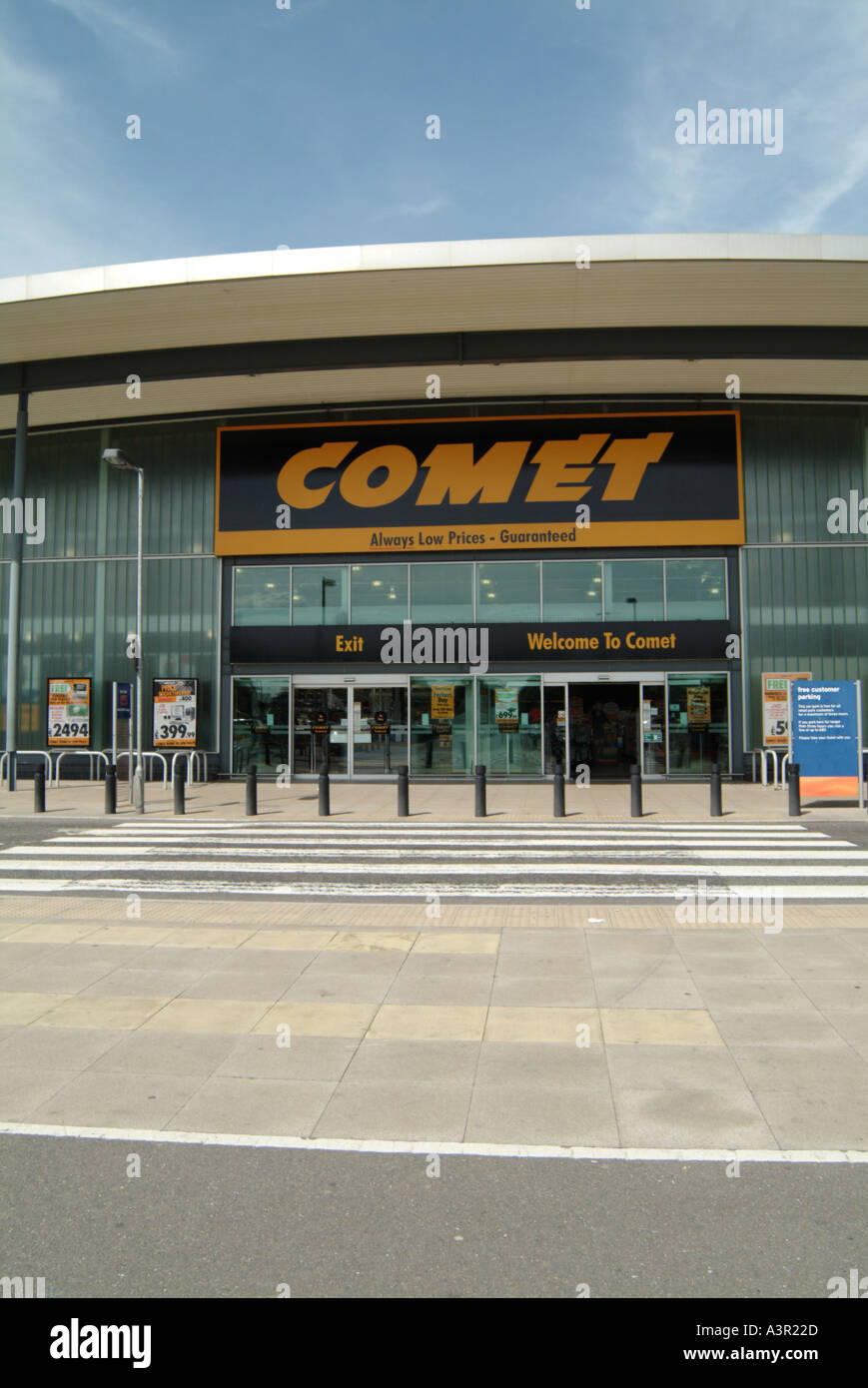 Comet retail store at an out of town shopping centre Greenwich London ...