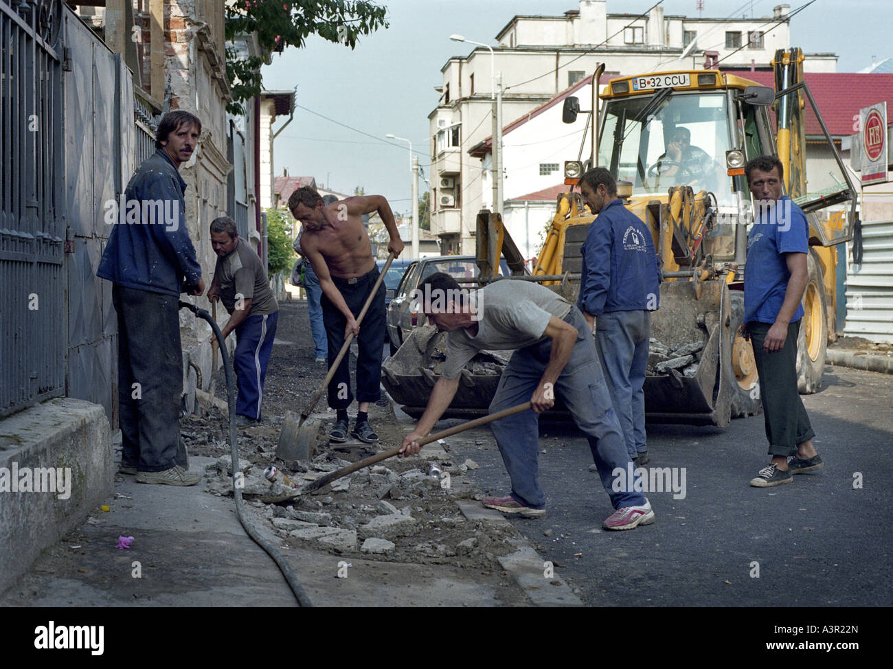 Bucharest construction workers hi-res stock photography and images - Alamy