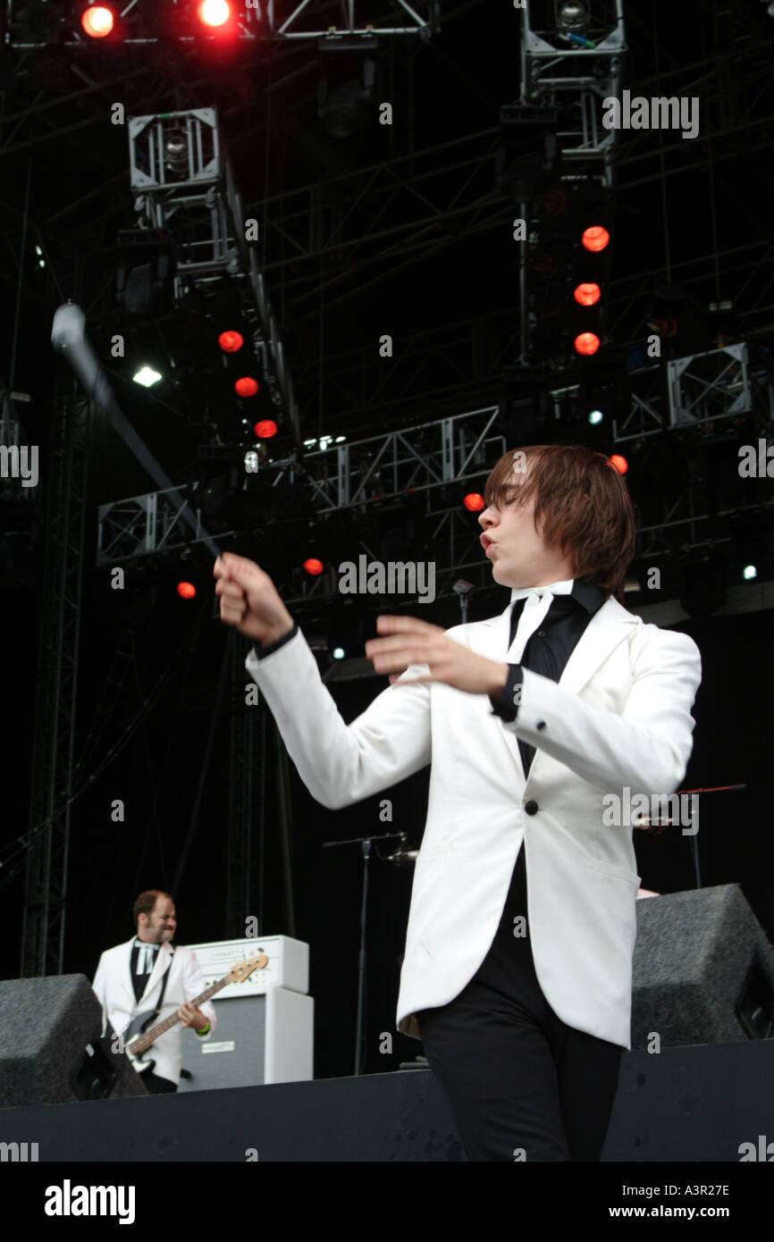 The hives lead singer hi-res stock photography and images - Alamy