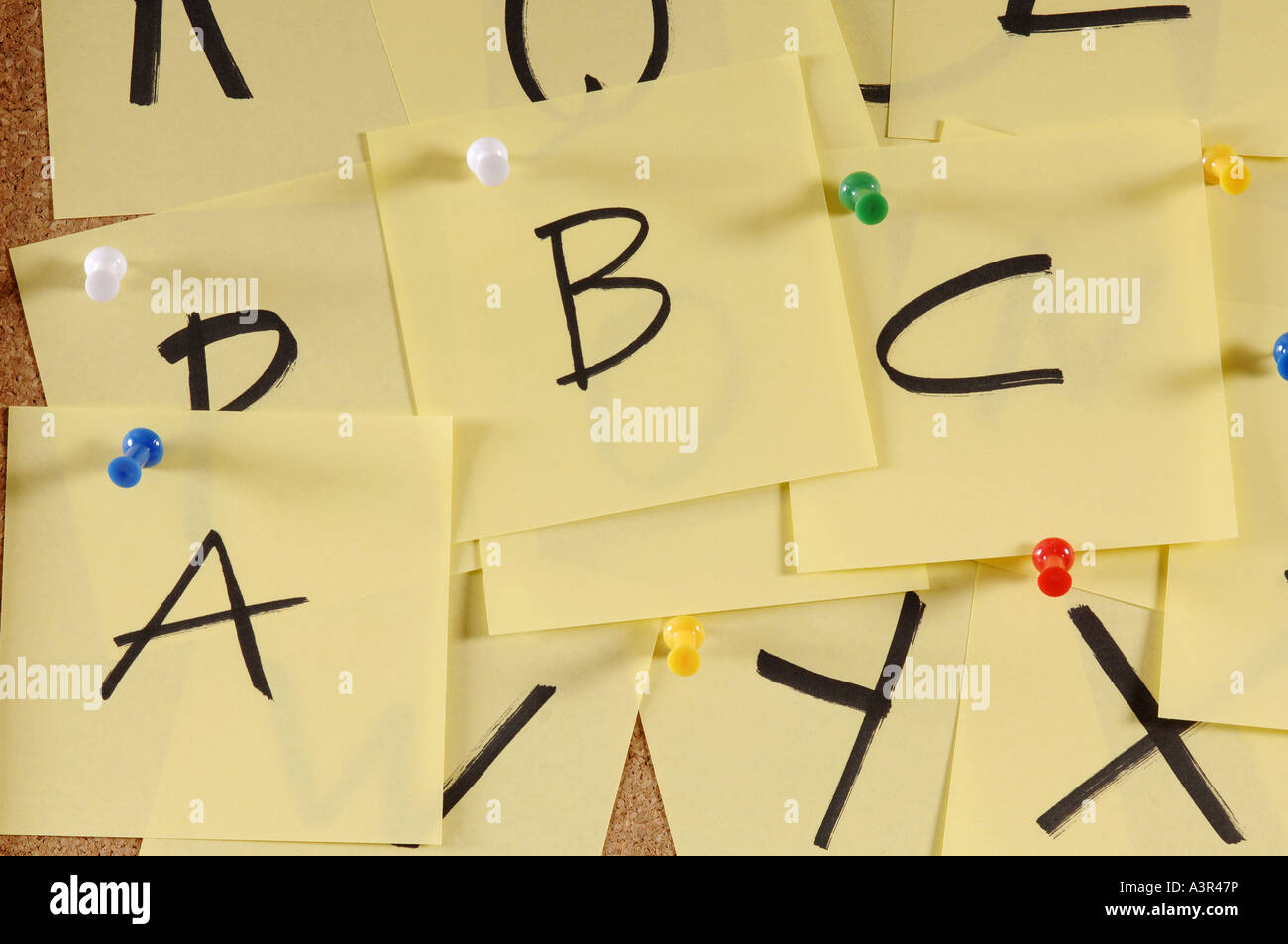 message cork board with alphabet letters Stock Photo - Alamy