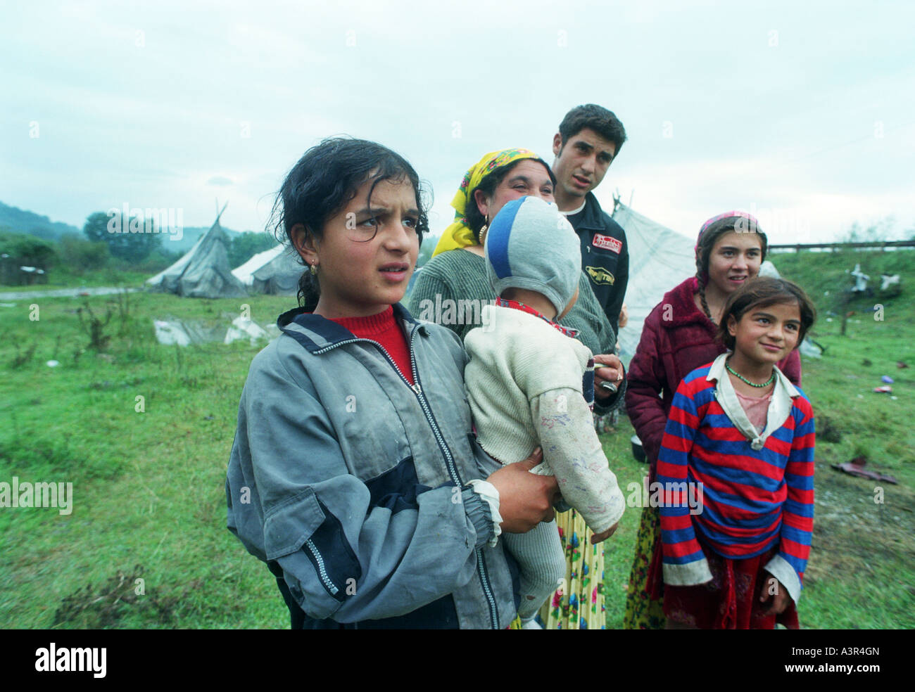 Sinti in a camp in Alunis, Romania Stock Photo - Alamy