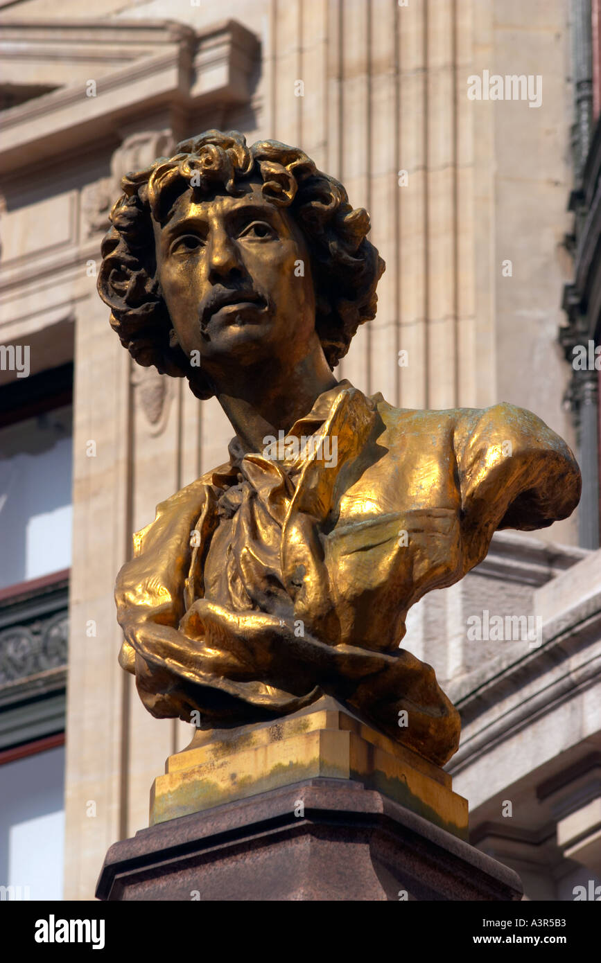 Bust of Charles Garnier at Opera Garnier Paris Stock Photo - Alamy
