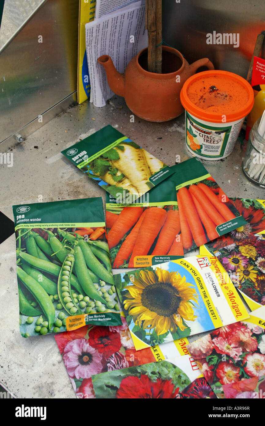 Veg seed packets hi-res stock photography and images - Alamy