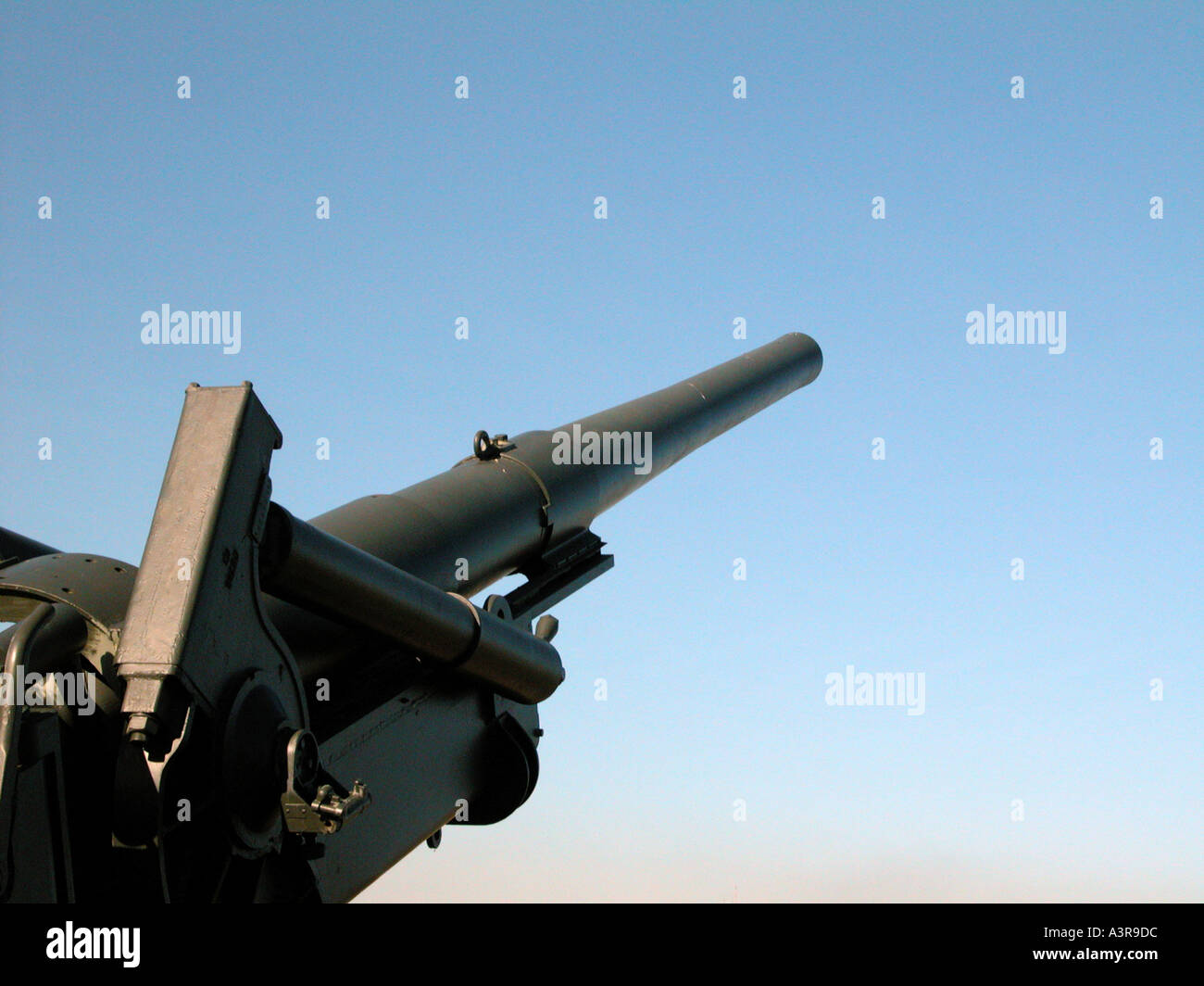 105 mm gun hi-res stock photography and images - Alamy