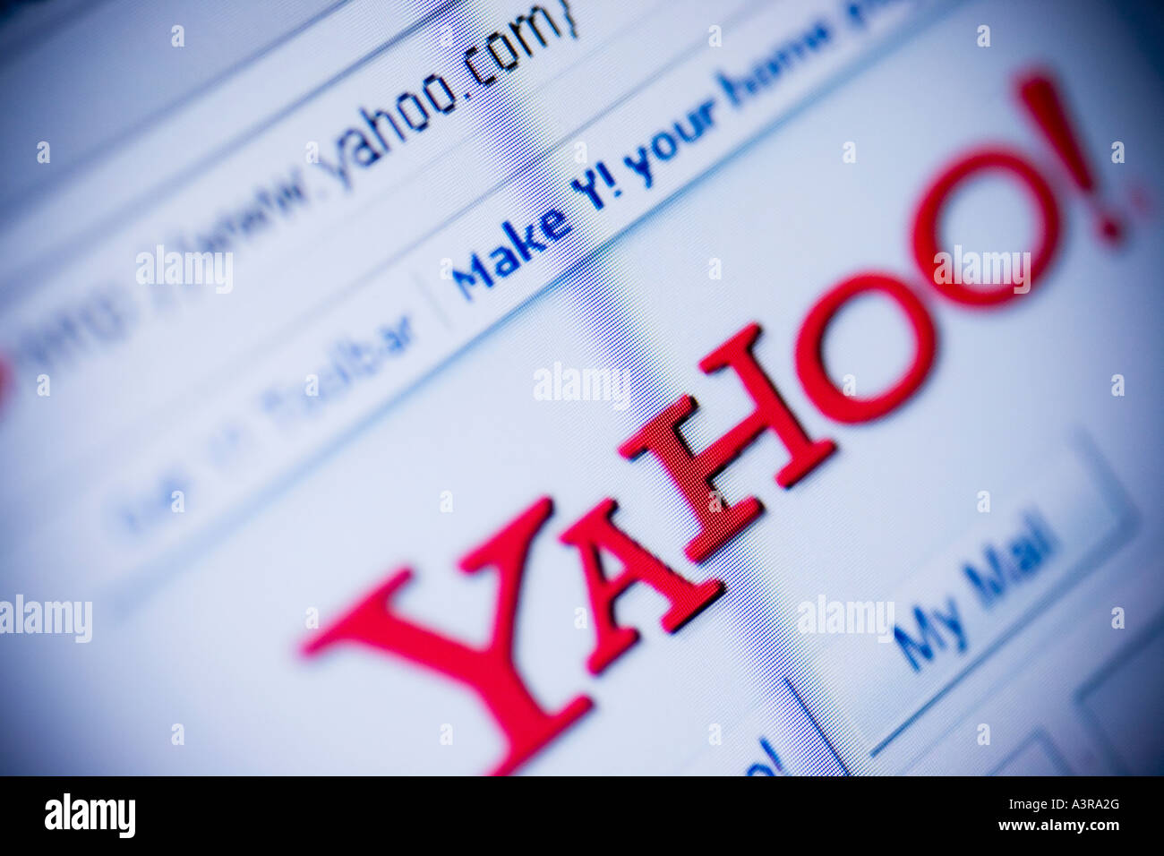 Yahoo search engine hi-res stock photography and images - Alamy