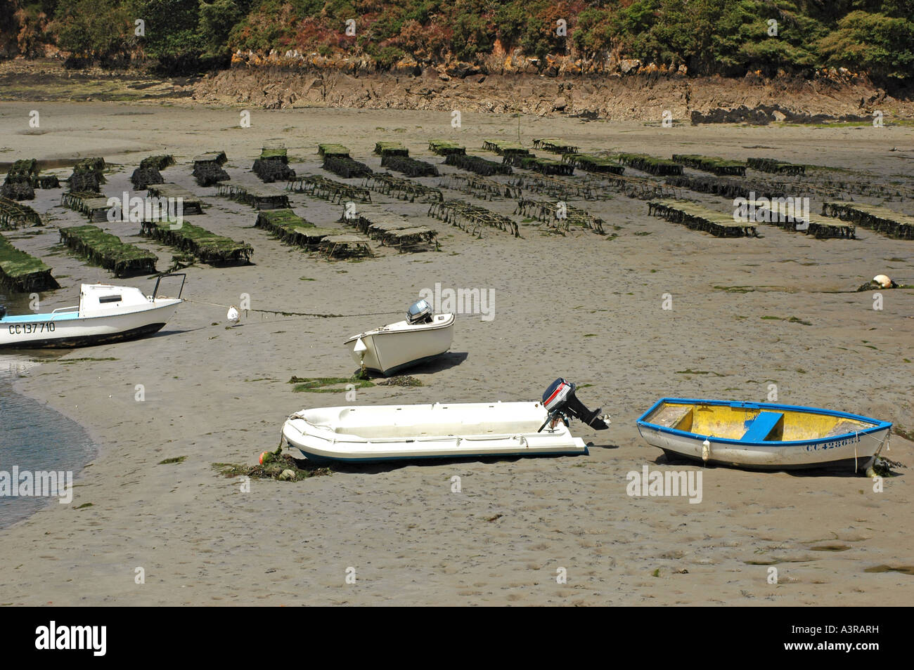 Riec sur belon harbor on the belon river brittany hi-res stock ...