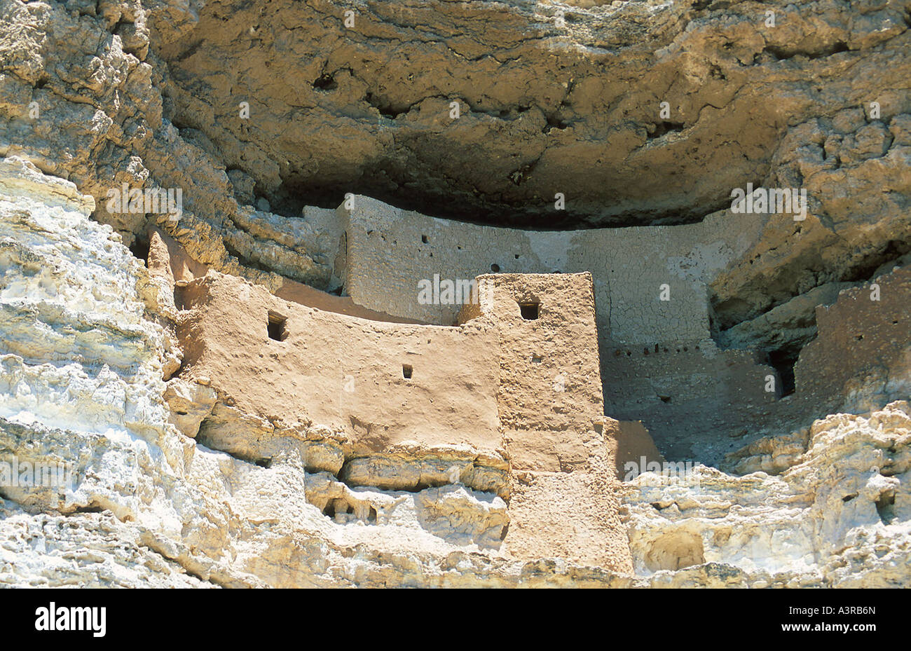 Ancient Indian ruins at Montezuma Castle Arizona Stock Photo - Alamy