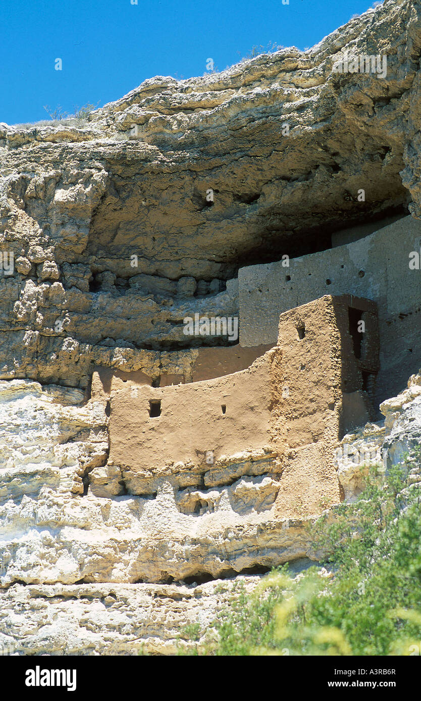 Ancient Indian ruins at Montezuma Castle Arizona Stock Photo - Alamy