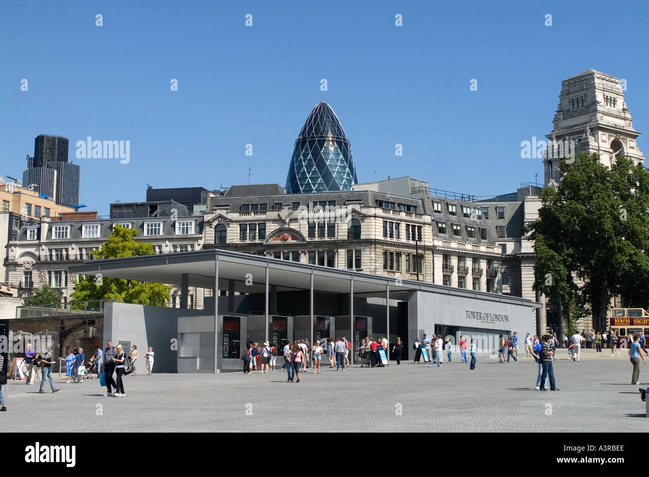 Ticket office for the Tower of London Stock Photo - Alamy