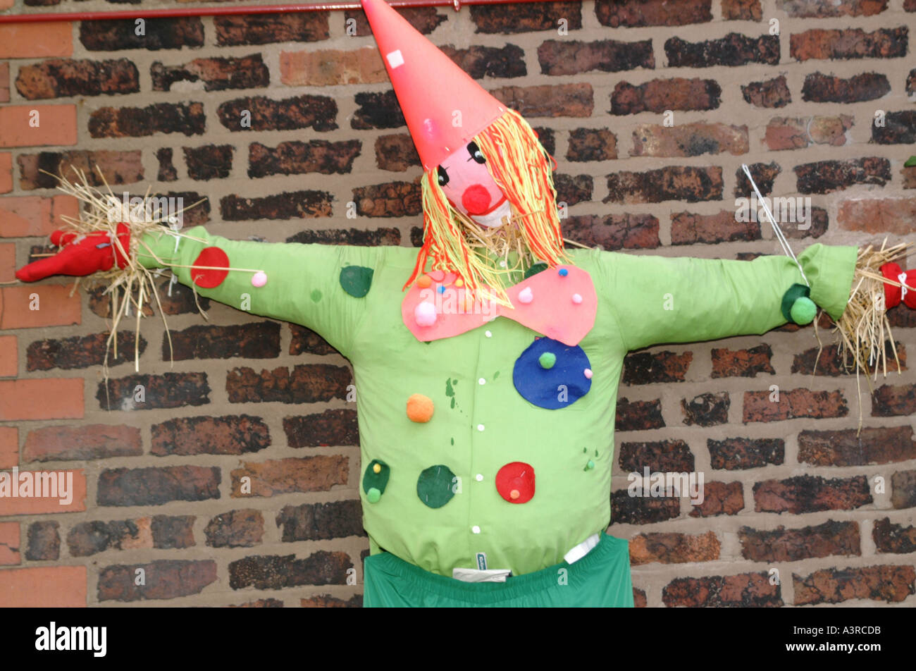 Clown scarecrow hi-res stock photography and images - Alamy