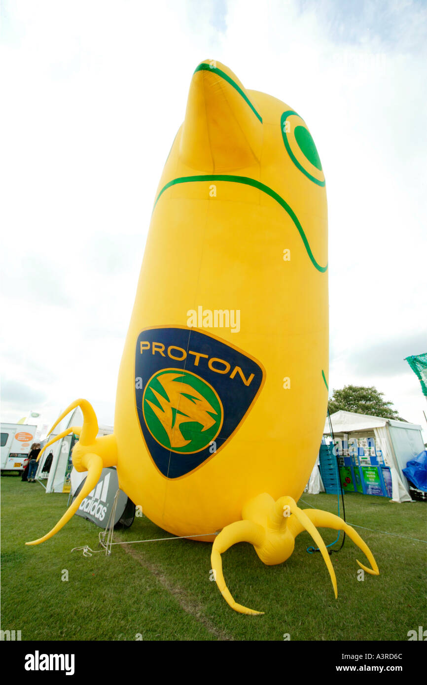 Giant inflatable canary hi-res stock photography and images - Alamy