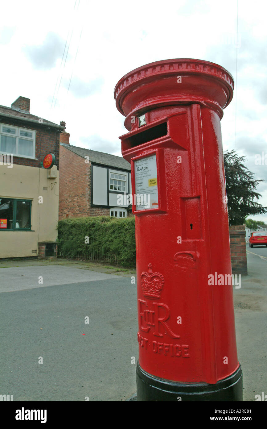 A red british pillar box Stock Photo - Alamy