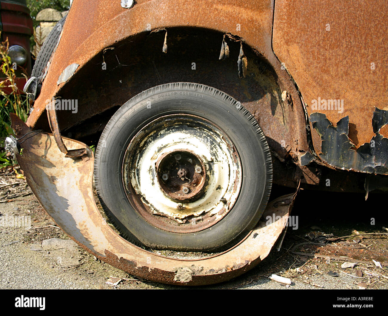 Delapidated wheel arch to a vintage car Stock Photo - Alamy