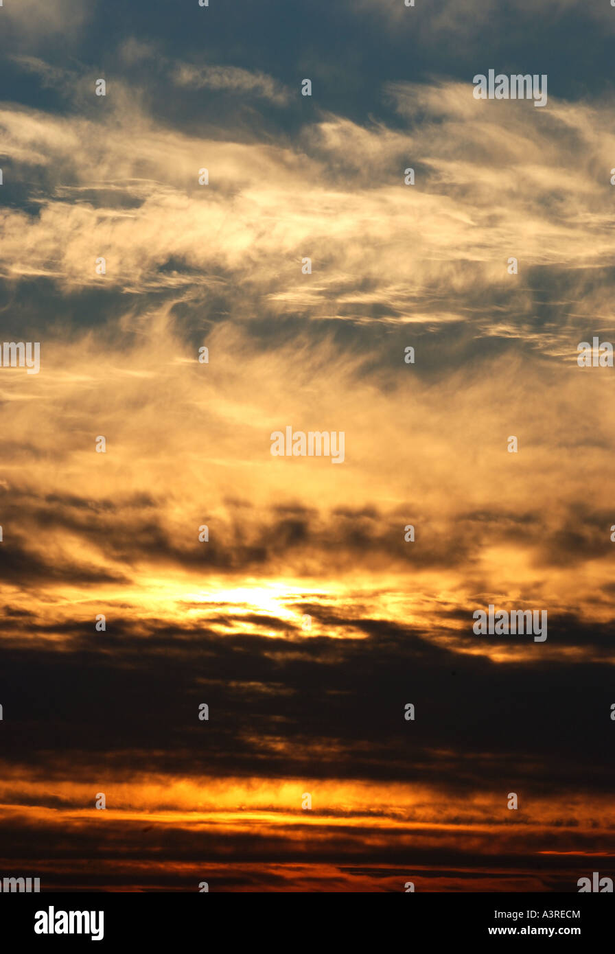 Sunset sky sun setting hi-res stock photography and images - Alamy