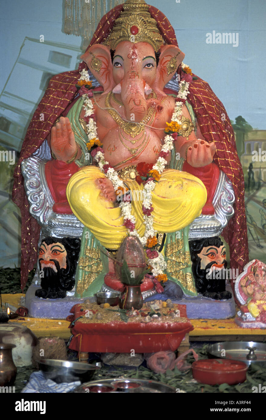 God With Elephant Head : GANESHA: The Elephant Headed Hindu God – TGIDQQ