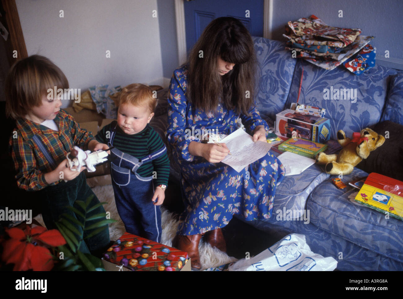 1970s mother with children hi-res stock photography and images - Alamy