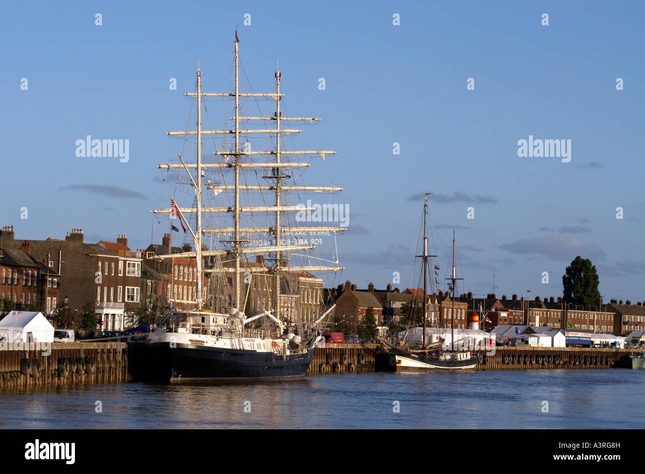 Tall ship Tenacious Stock Photo - Alamy