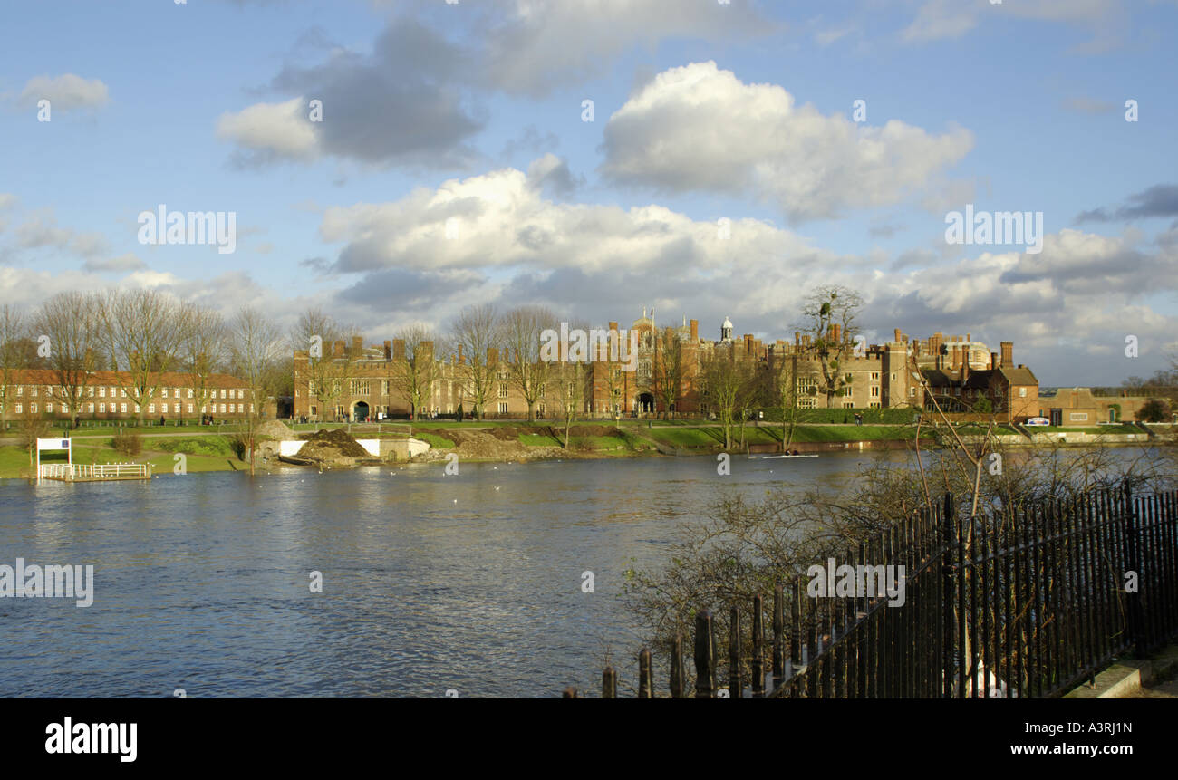 Hampton Court Palace and River Thames Stock Photo - Alamy