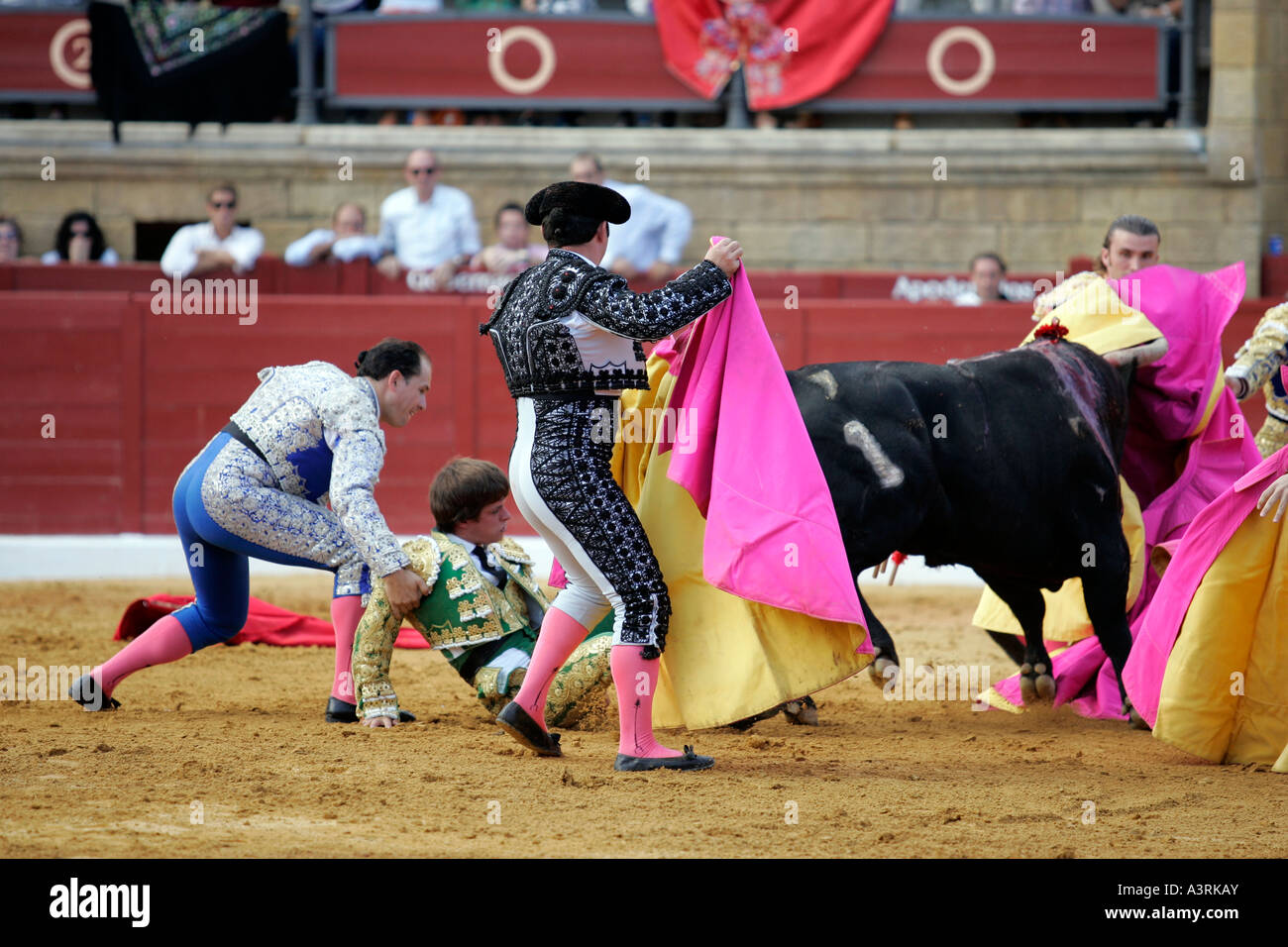 El Juli being caught by bull bullfighter was not gored nor injured ...