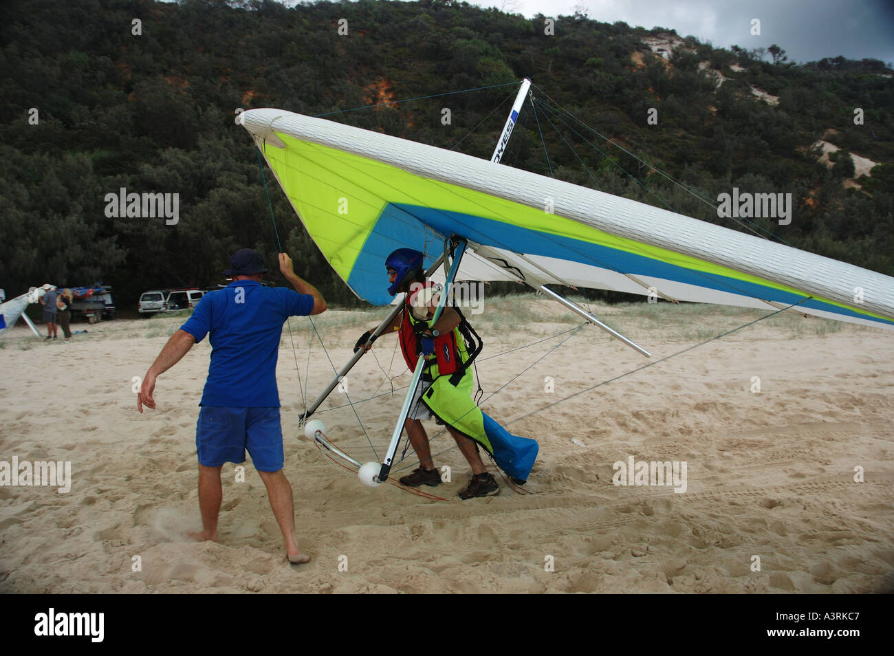 Queensland a hangglider on beach Stock Photo - Alamy