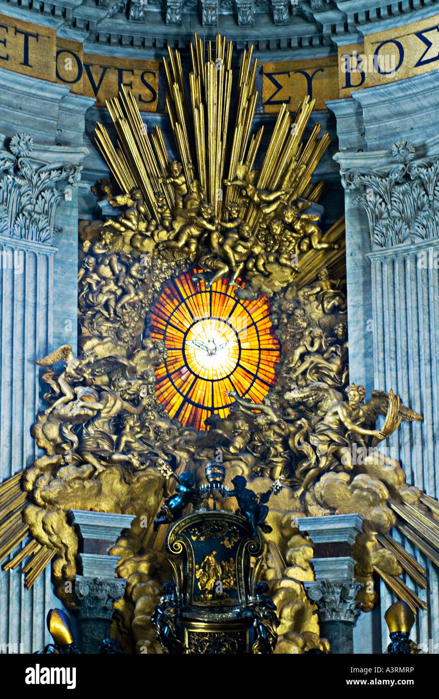 High Alter St Peters Rome Stock Photo - Alamy