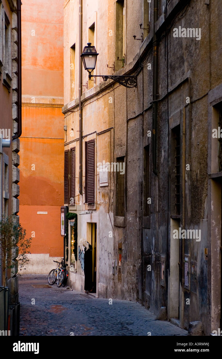 Back Streets Of Rome Italy Stock Photo - Alamy