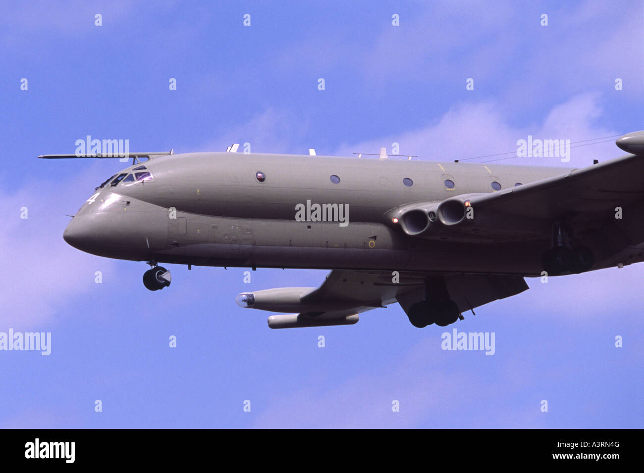 Raf hawker siddeley nimrod jet hi-res stock photography and images - Alamy