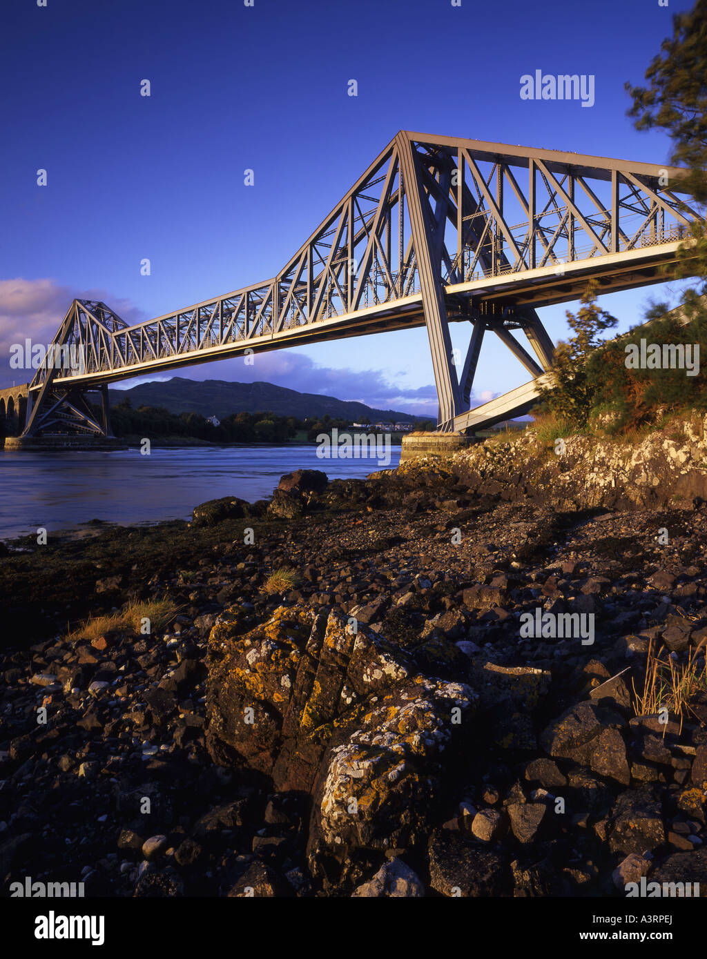 Falls lora connel bridge loch etive oban scotland scotland hi-res stock ...