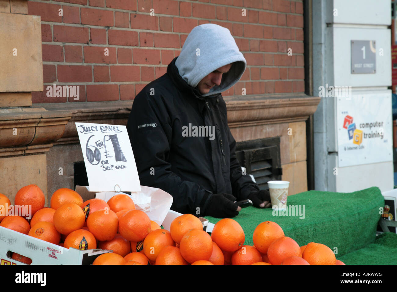 Fruit seller oranges hi-res stock photography and images - Alamy