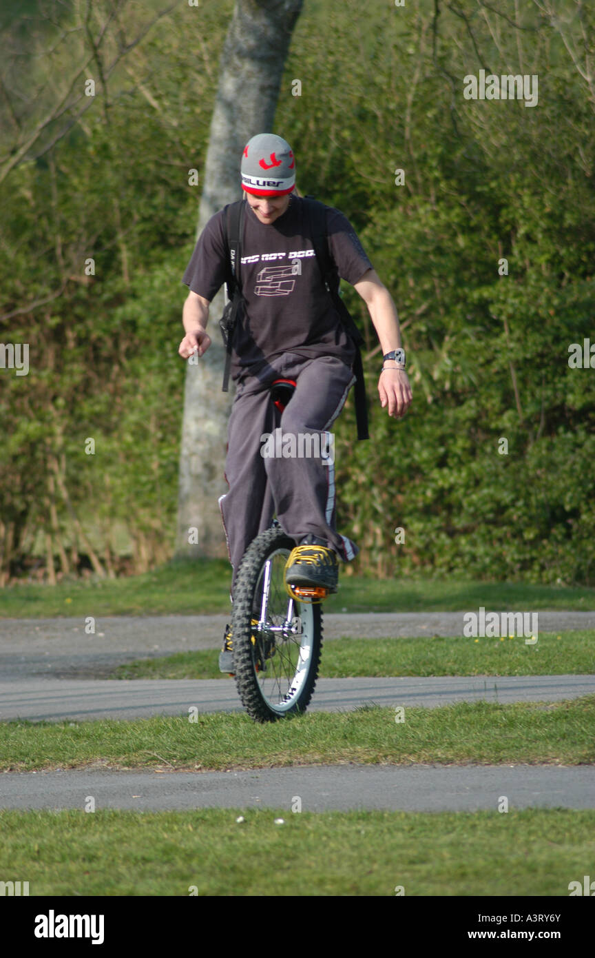 Unicyclist hi-res stock photography and images - Alamy