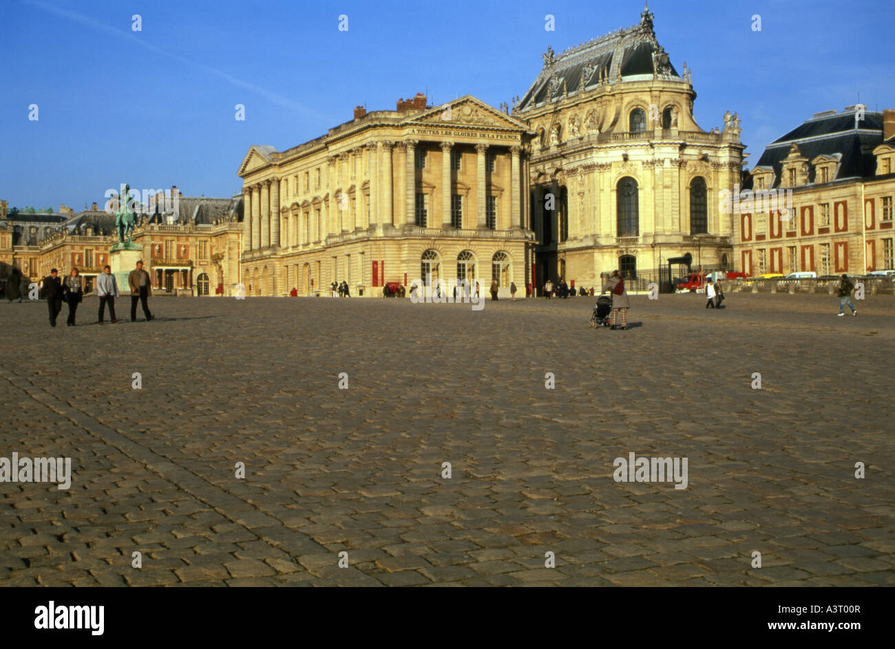 Palace of Versailles, Paris, France front view Stock Photo - Alamy