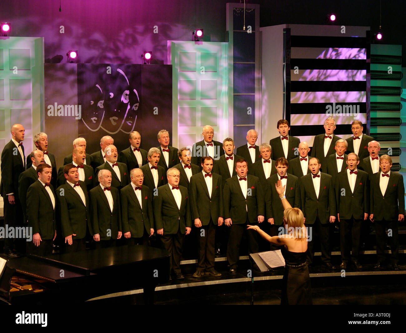 Welsh singers hi-res stock photography and images - Alamy