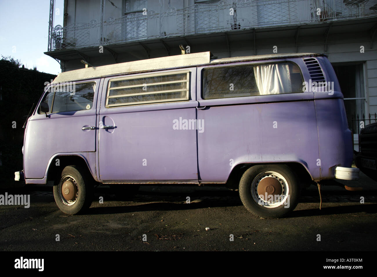 Old rusty vw campervan hi-res stock photography and images - Alamy