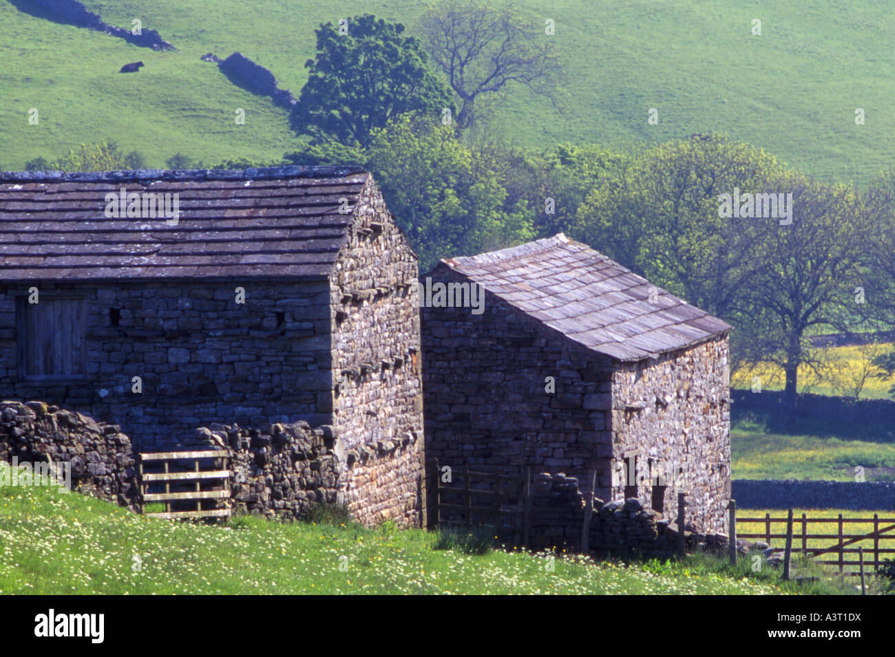 Classic stone barn hi-res stock photography and images - Alamy