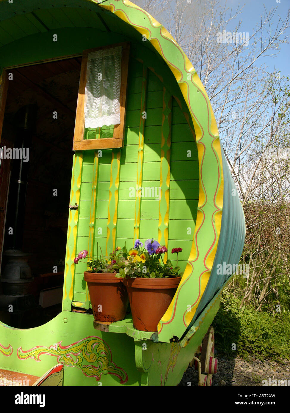 Romany caravan hi-res stock photography and images - Alamy