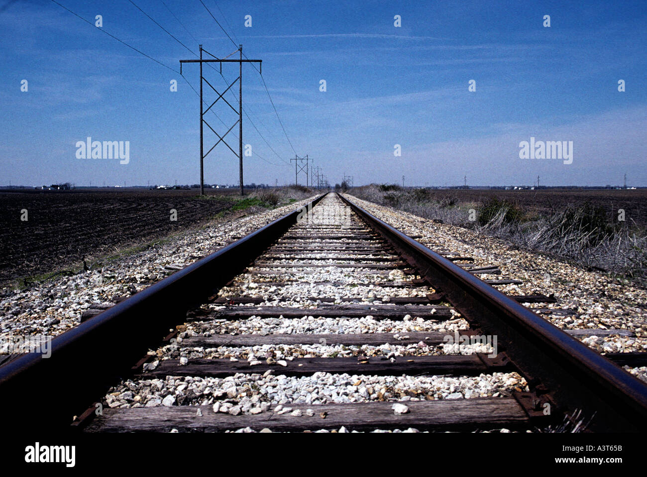 old railway track in Illinois near Urbana Champaign Stock Photo - Alamy