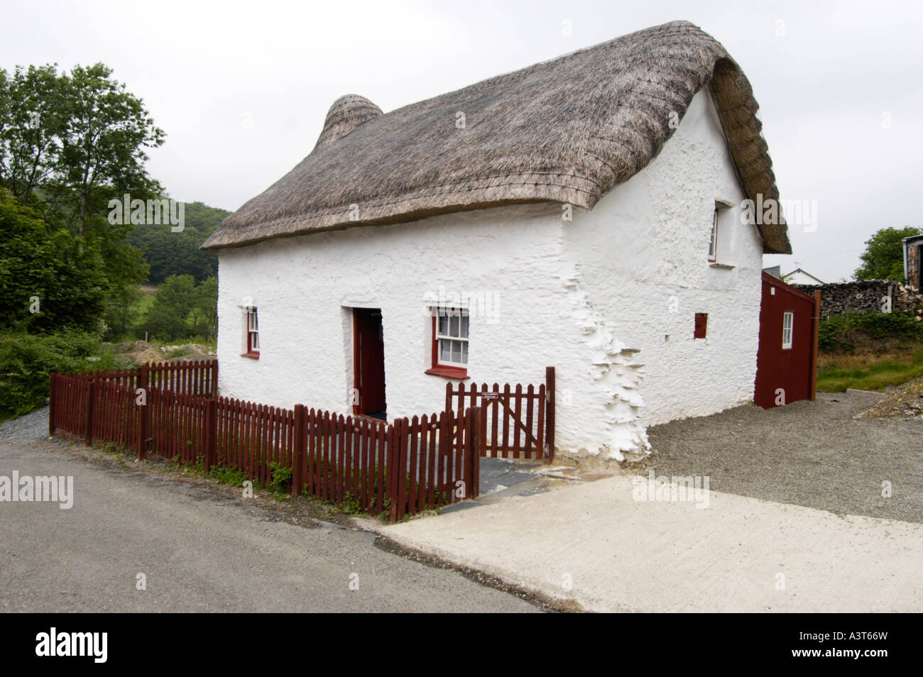 Troedrhiwfallen thatched roof welsh cottage Cribyn Ceredigion, owned by ...