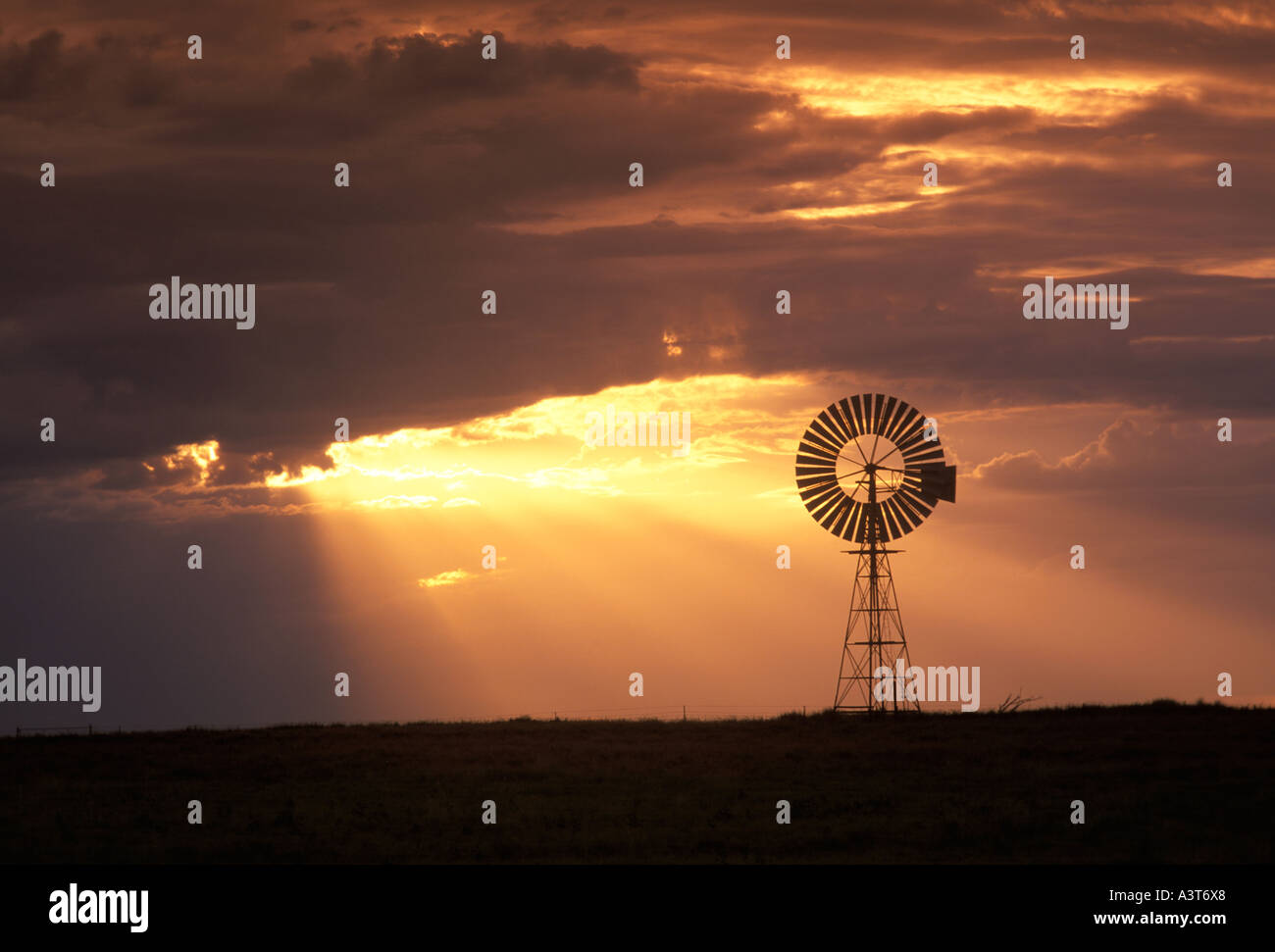Windmill Sunset Outback Australia Stock Photo - Alamy