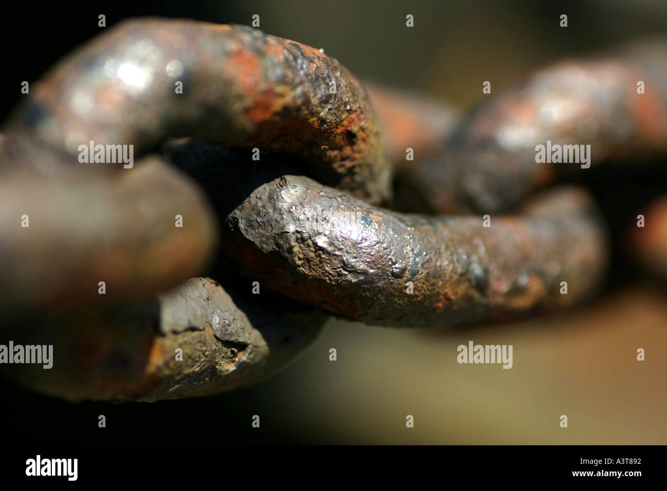 Chain loop hi-res stock photography and images - Alamy