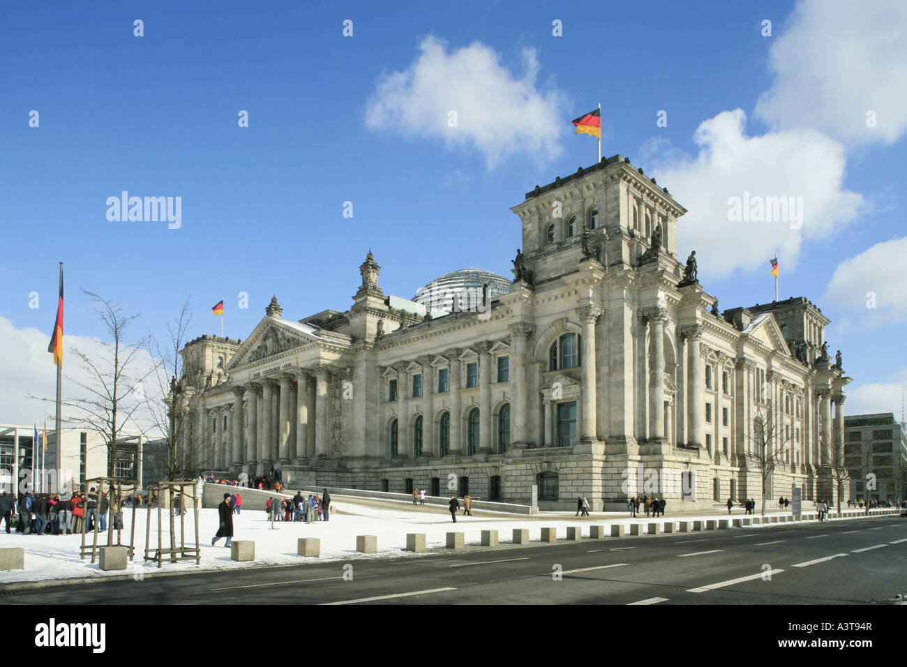 View official government building hi-res stock photography and images ...